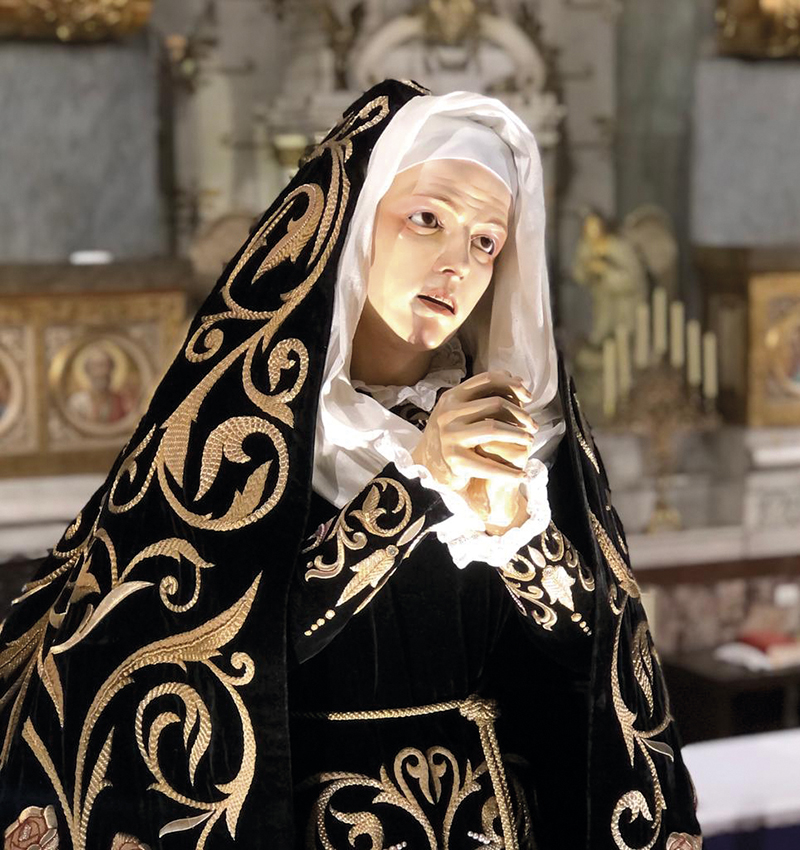 Traslado de la Dolorosa por las calles de Pamplona - Navarra